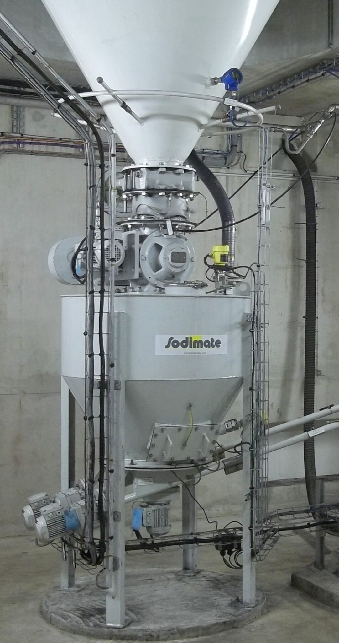 Dosiergerät für Sackeinschüttung, Puffer- oder Wägebehälter